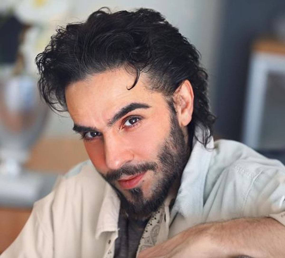 İsmail YK Sadece 1 Dakika İçinde 5 Enstrüman Çalarak Gösterdiği ...