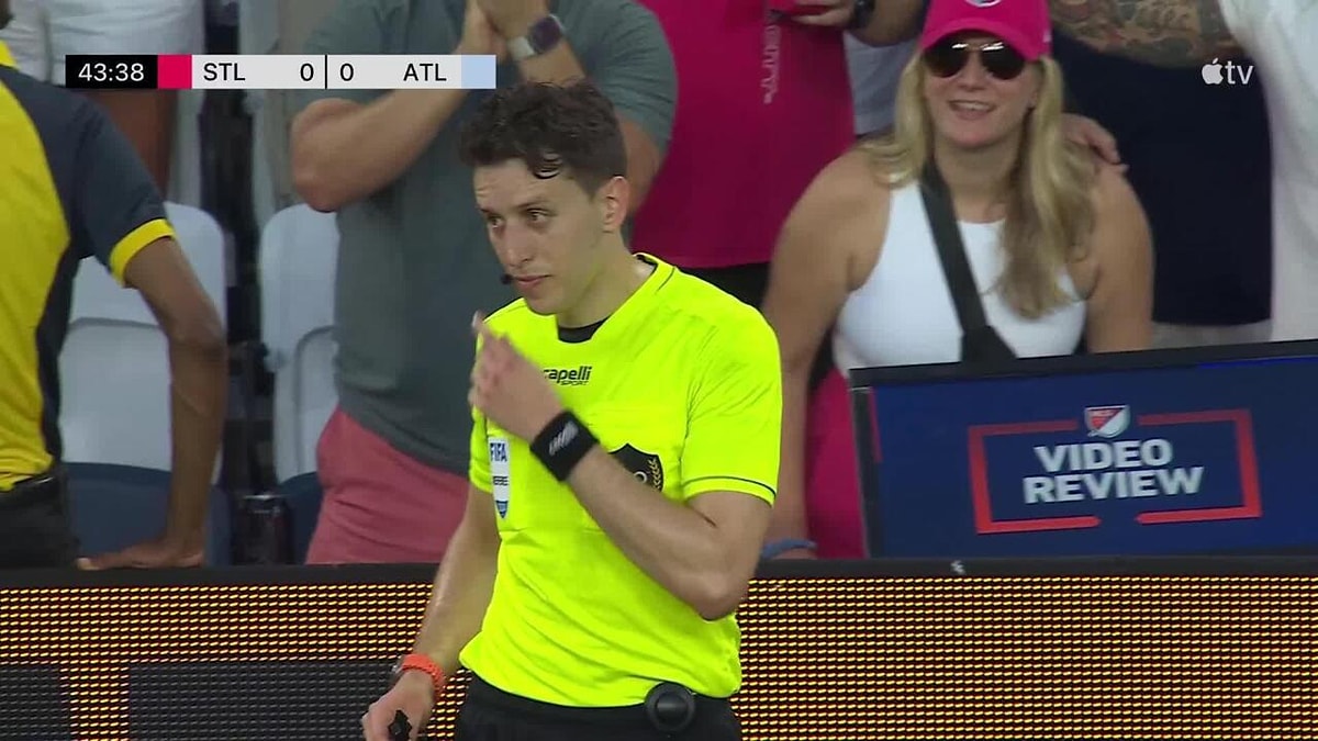 MLS'te İlginç Olay: Sabırsız Taraftarlar Hakemi Tam Dinlemeyince Hayal ...