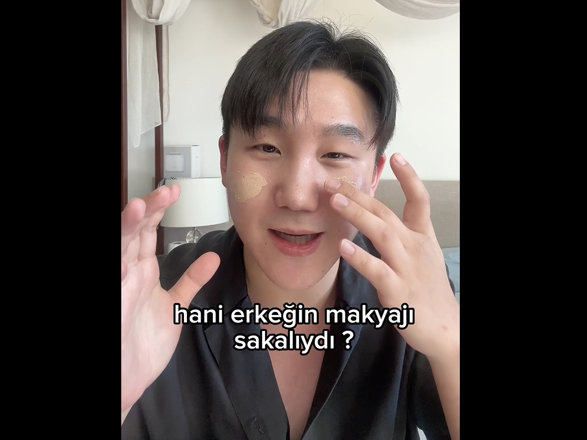 Türkiye'de Yaşayan Güney Koreli Genç Koreli Erkeklerin Neden Makyaj ...