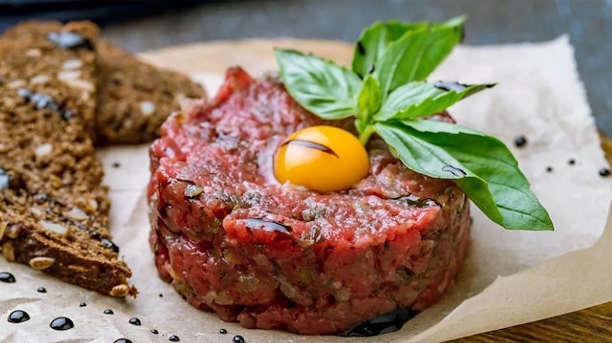 Herkes Steak Tartar Yiyordu: Çiğ Kırmızı Et Yeniyor da, Çiğ Tavuk Neden ...