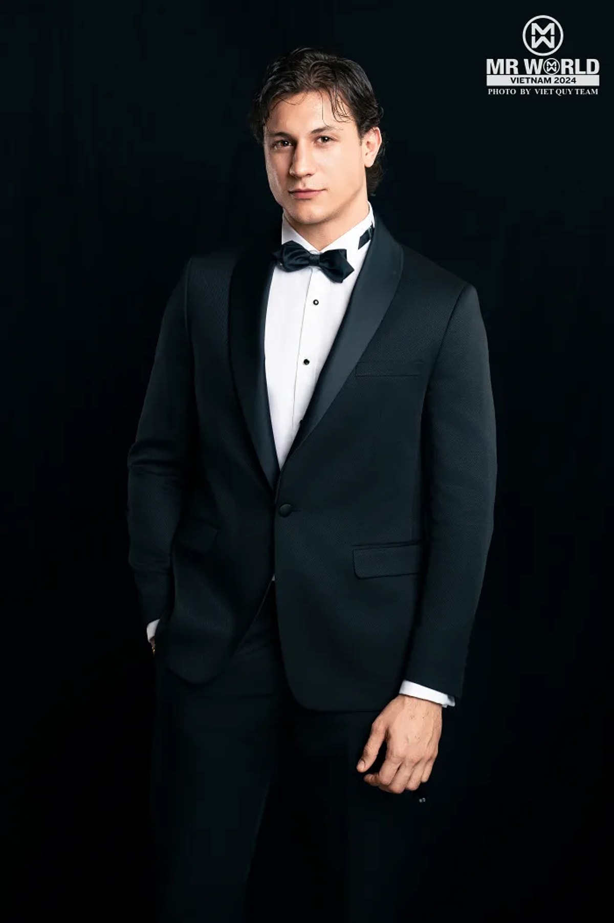 Temsilcimiz Ege Karabenli İlk 10'da: Mr. World 2024 Erkek Güzellik ...