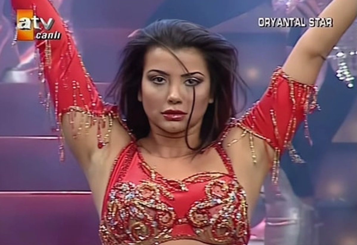 Tedavi Süreci Hastanede Devam Eden Tanyeli Ziyaretçileri Tatlı Sert Bir ...