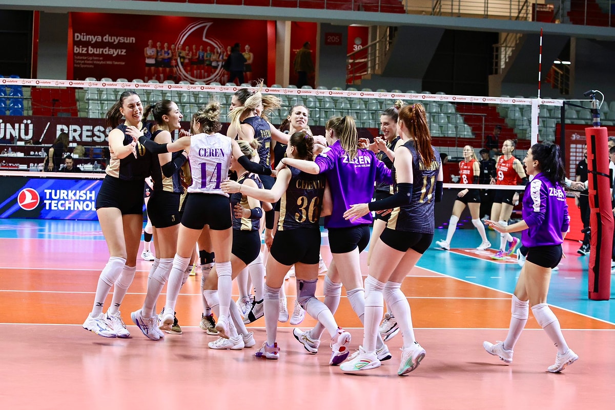 Zeren Spor'dan Uçak Paylaşımı - Onedio