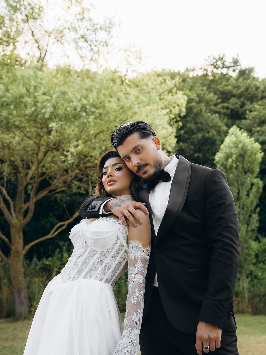 Kısmetse Olur Çifti Buse Ünlü ve Mert İndere Evlendi! - Onedio