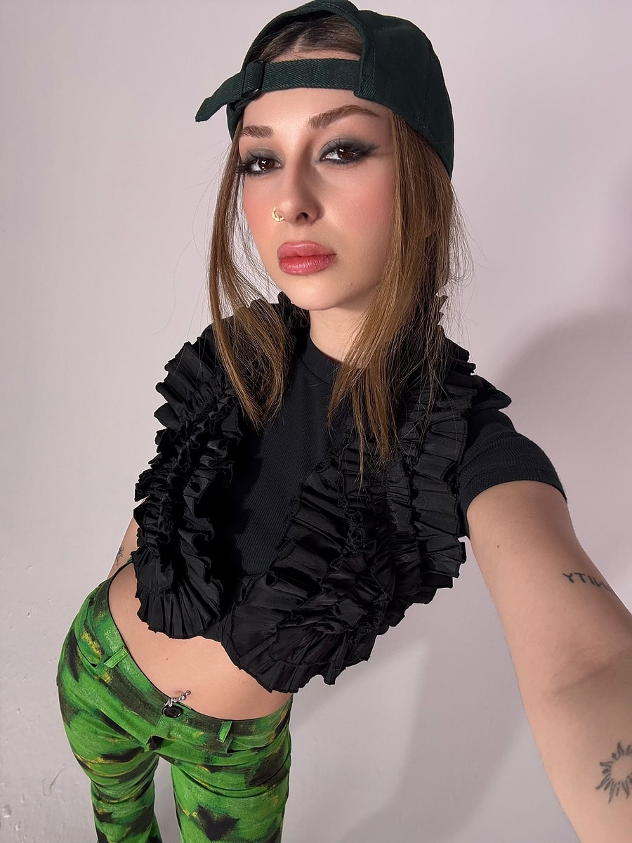 Manifest Grubu Üyesi Sueda Uluca Kimdir? - Onedio