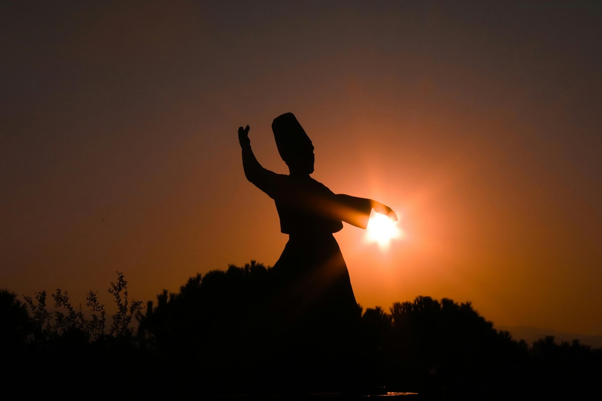 Sufi Whirling Explained: Meaning & History - Onedio